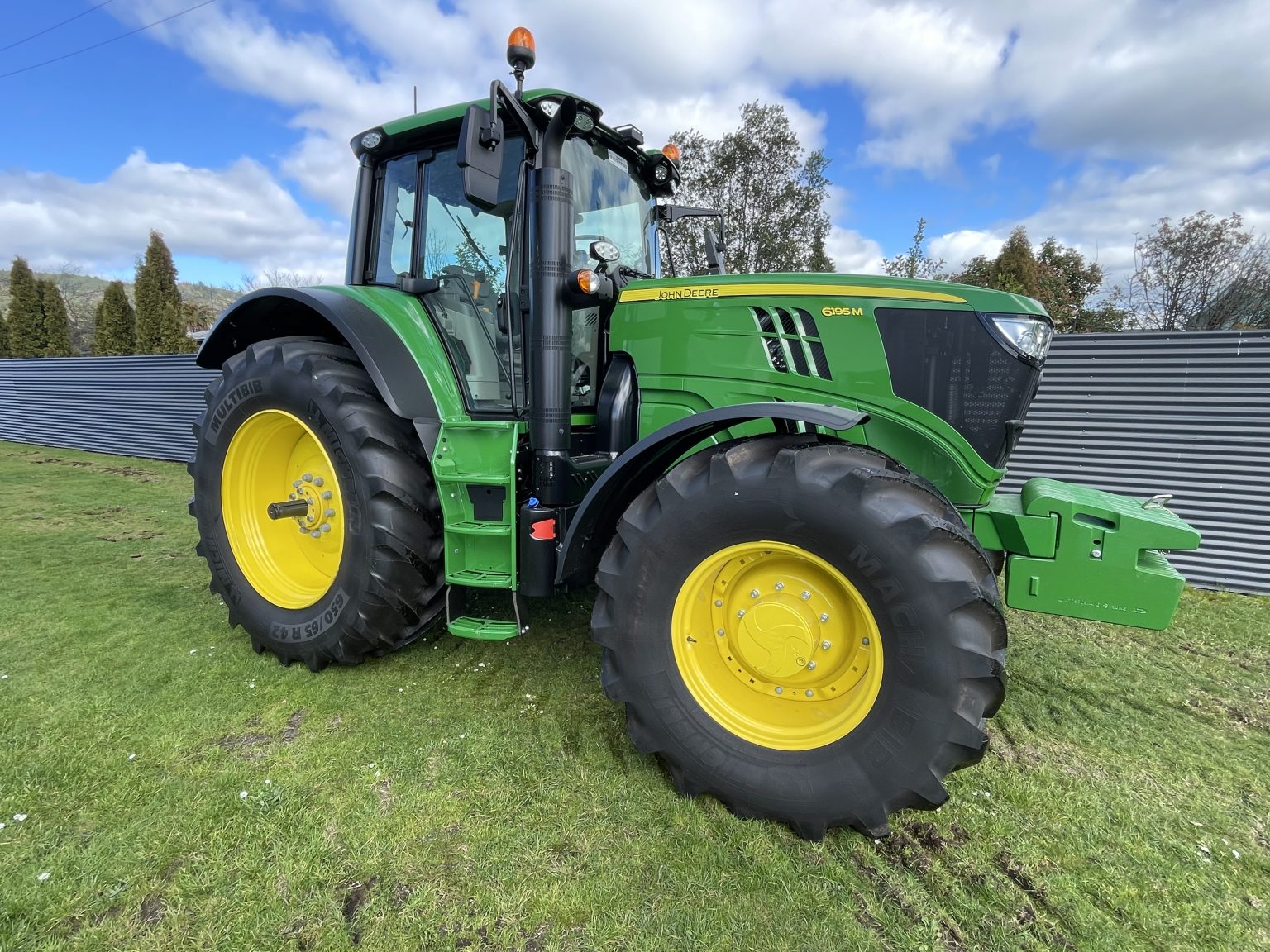 2022 John Deere 6195M - Power & Earth